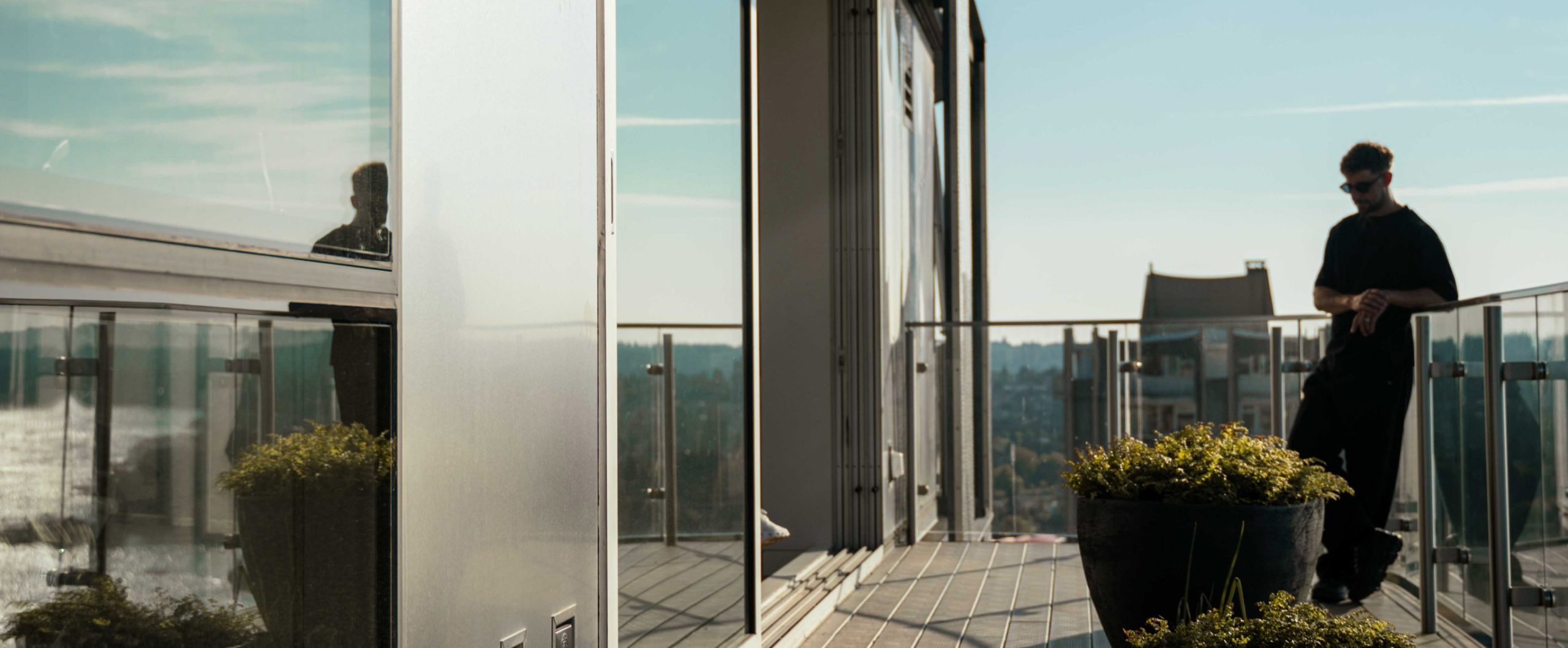 1245 Harwood – Mondivan